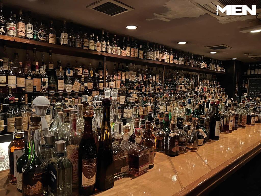 '활발한 미식가' 일본 최고의 위스키 바 | MEN Noblesse